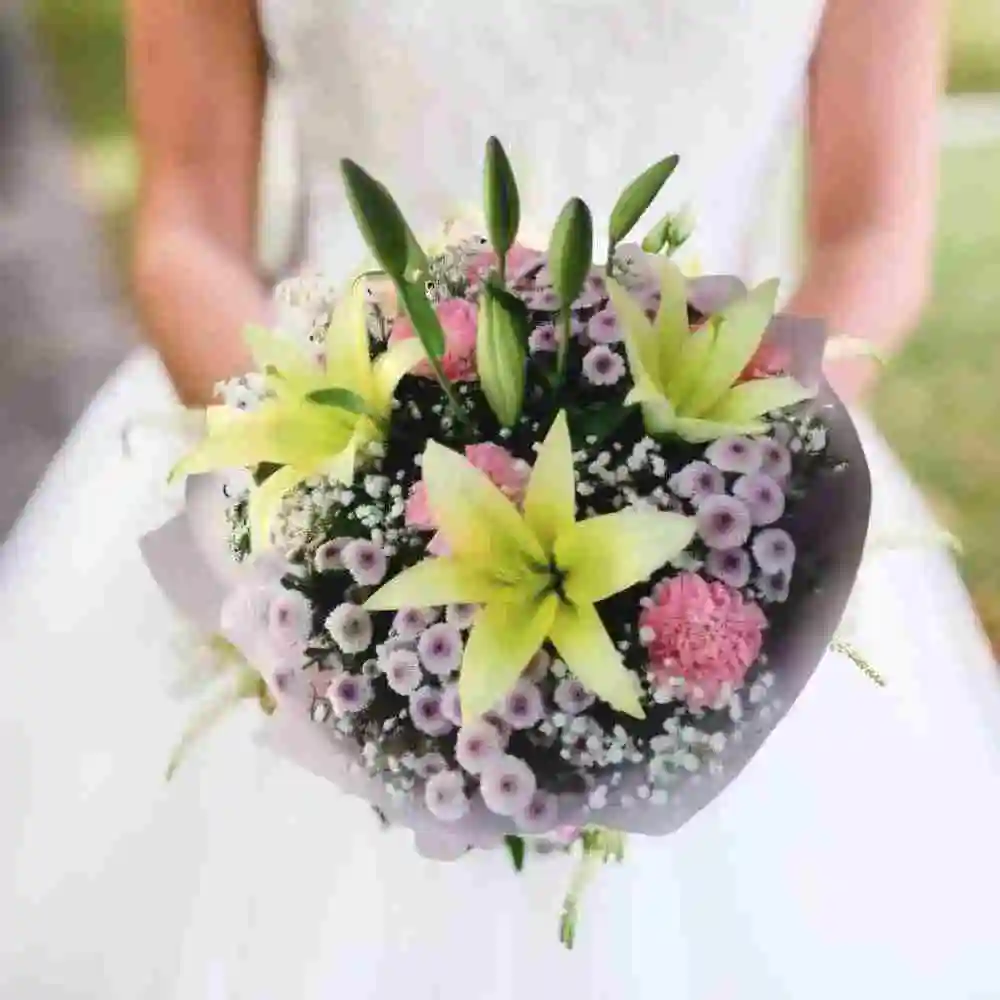 Buy Carnation Lily Bouquet for Mother’s Day Flower Gift